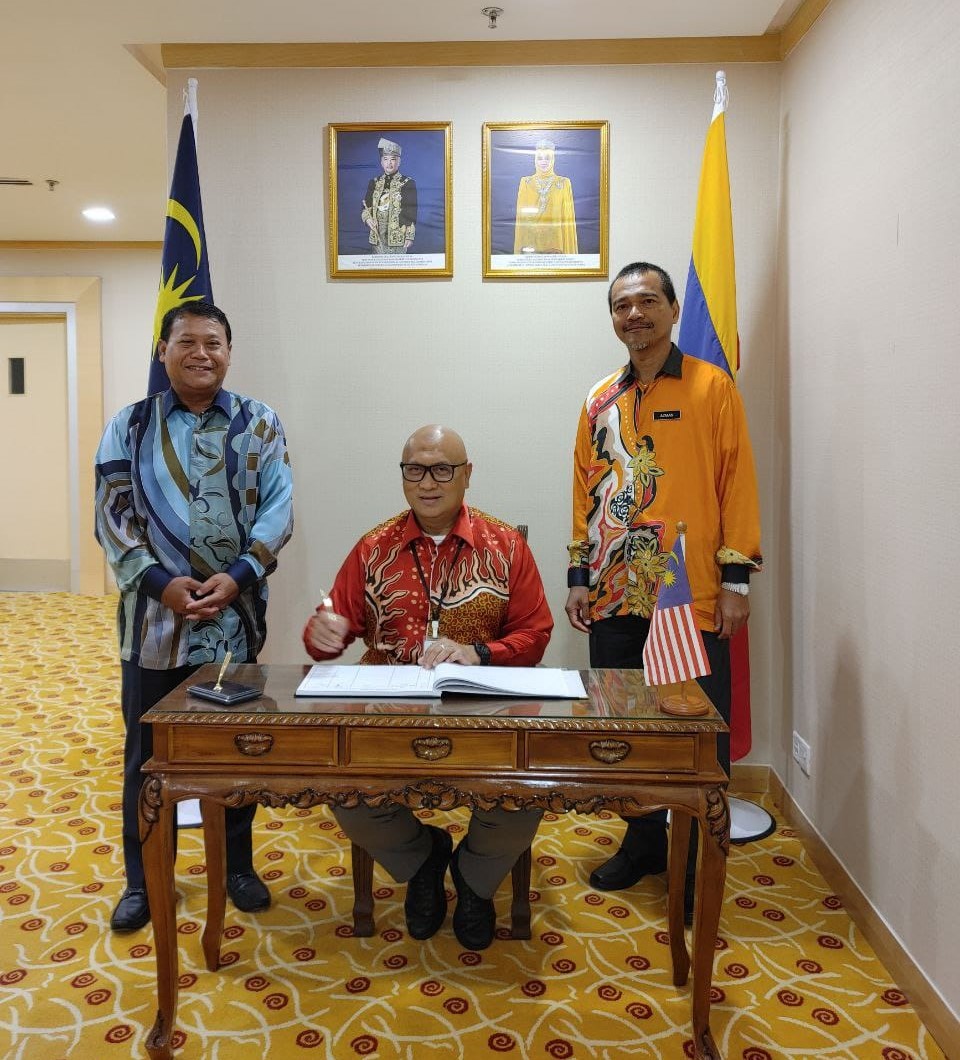 Kunjungan Hormat YBhg. Datuk Ts. Dr. Hj. Aminuddin Hassim, Ketua ...