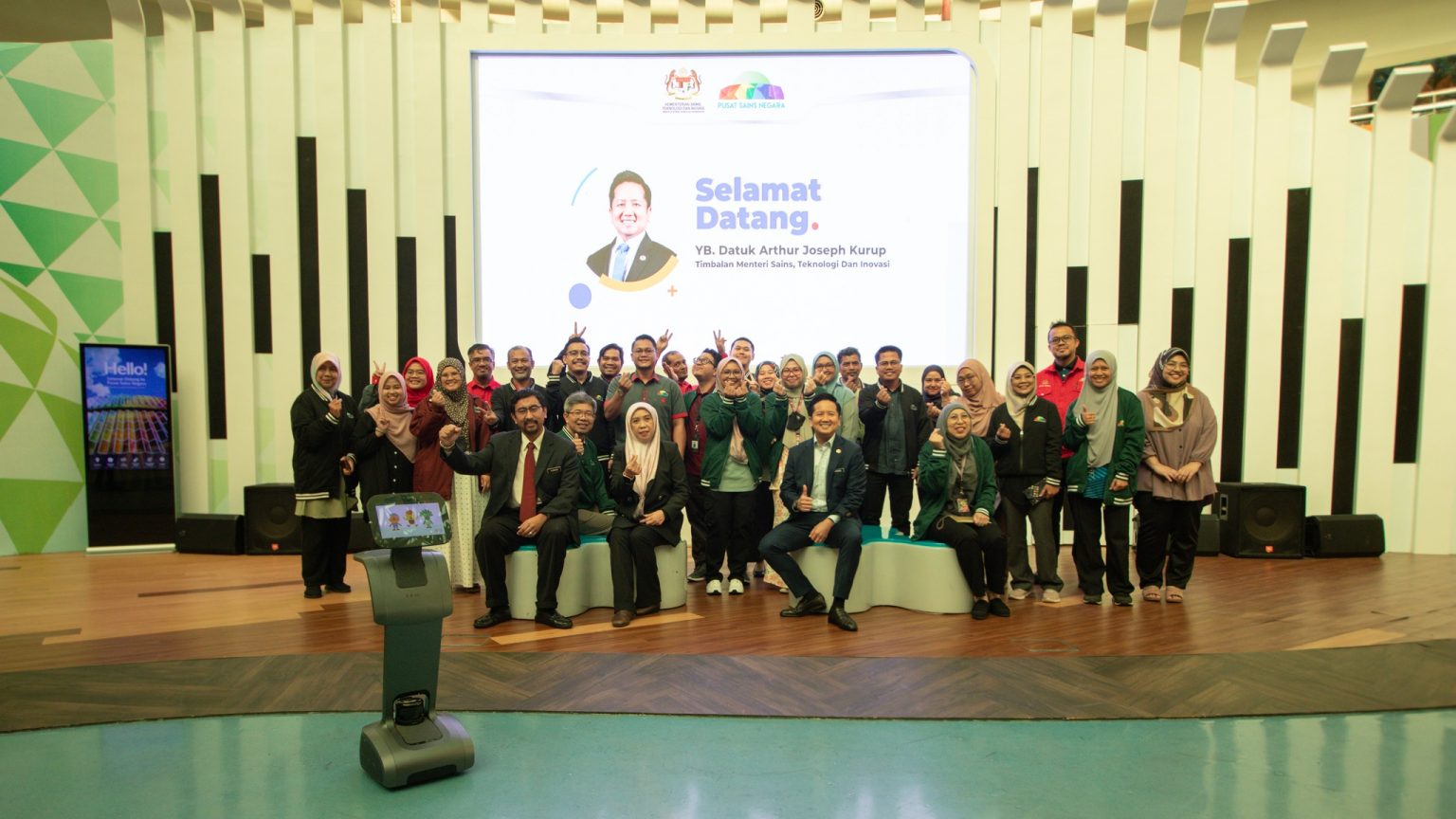 Lawatan Kerja YBTM MOSTI ke Pusat Sains Negara Kuala Lumpur - Portal ...