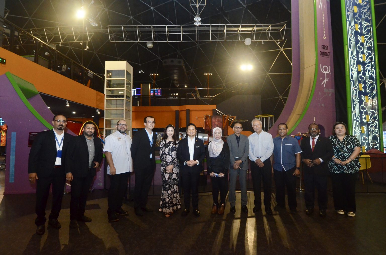 Lawatan Kerja YBTM MOSTI Ke Galeri Dron - Portal Rasmi Kementerian ...