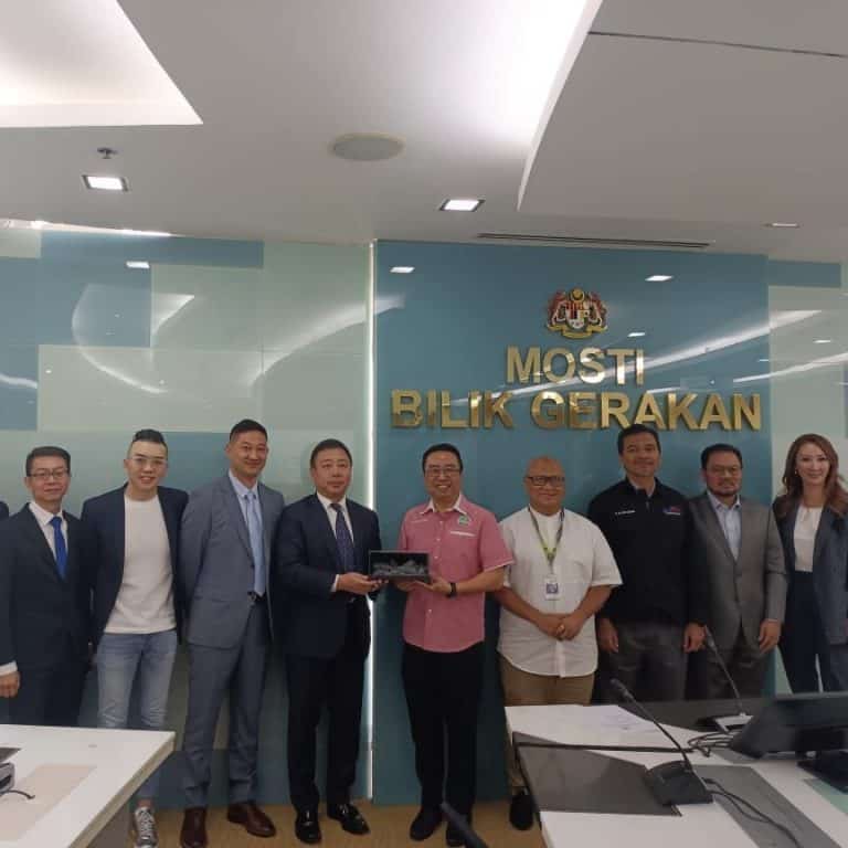 YB Chang Lih Kang, Menteri Sains, Teknologi dan Inovasi menerima ...