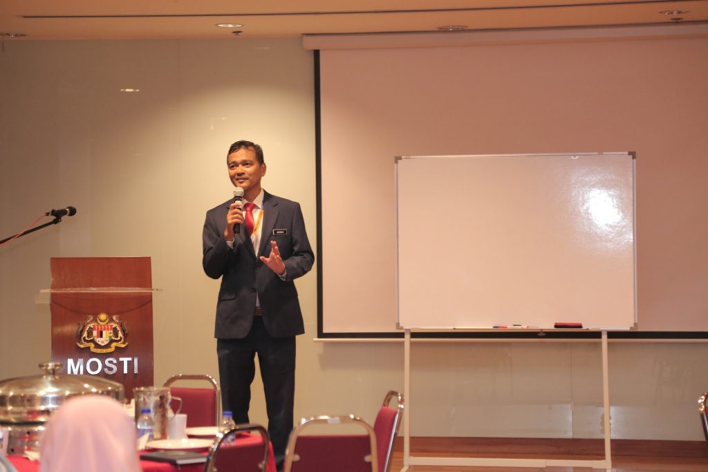 Sesi Perkongsian Ilmu oleh YBhg. Datuk Ts. Dr. Mohd Nor Azman Bin ...