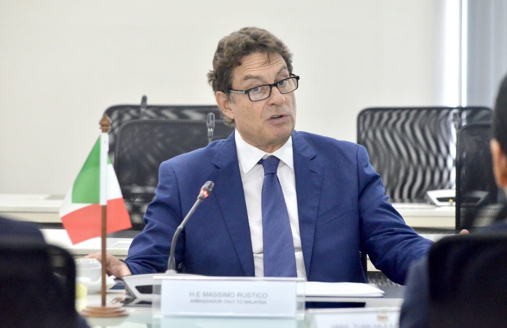 YB Tuan Chang Lih Kang Menteri Sains, Teknologi dan Inovasi telah ...