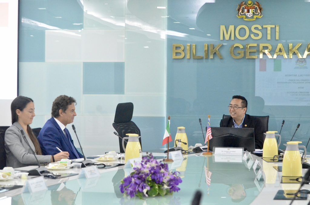 YB Tuan Chang Lih Kang Menteri Sains, Teknologi dan Inovasi telah ...